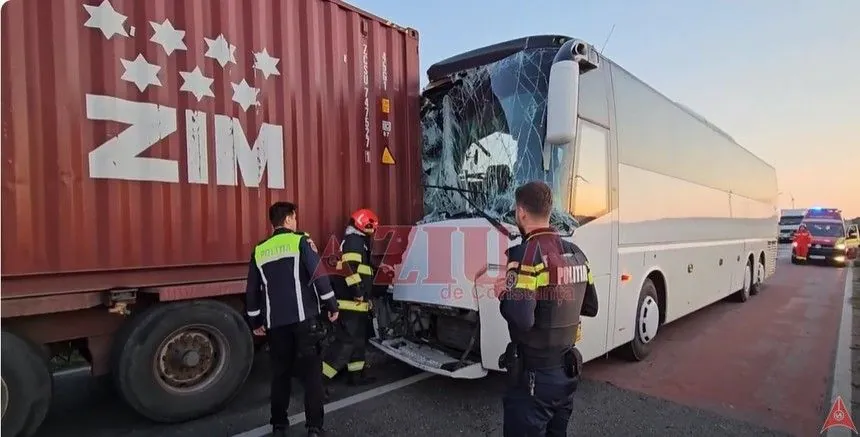 In Romania, a bus with 57 Ukrainians, most of them minors, was involved ...