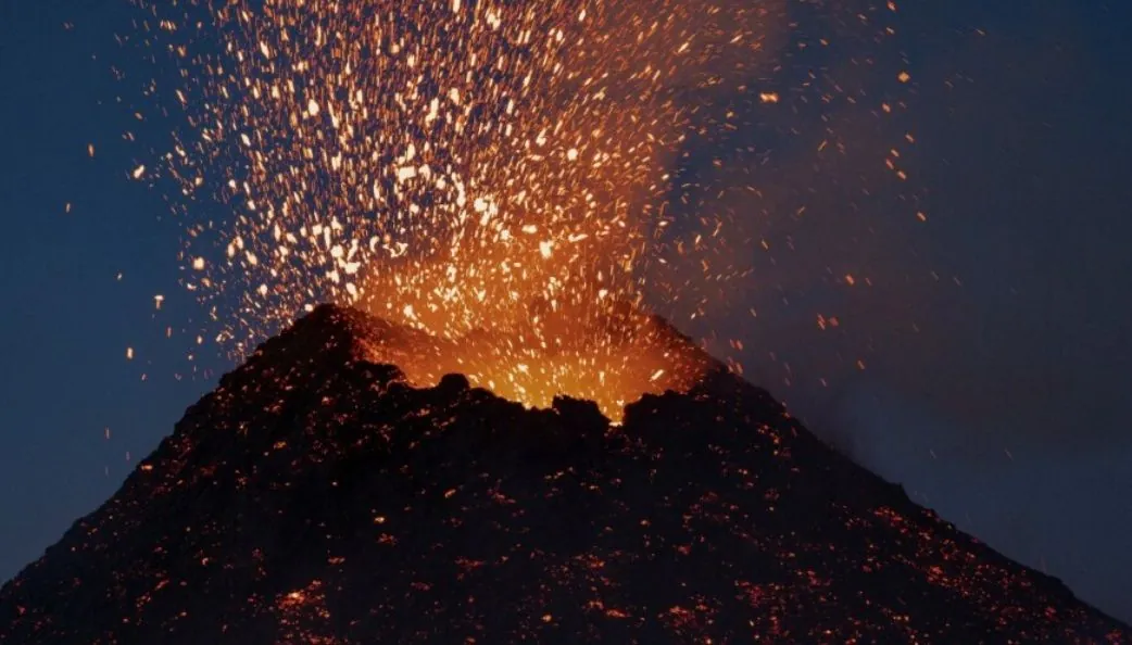 Italy declares alarm over Etna volcano activity: photo | УНН