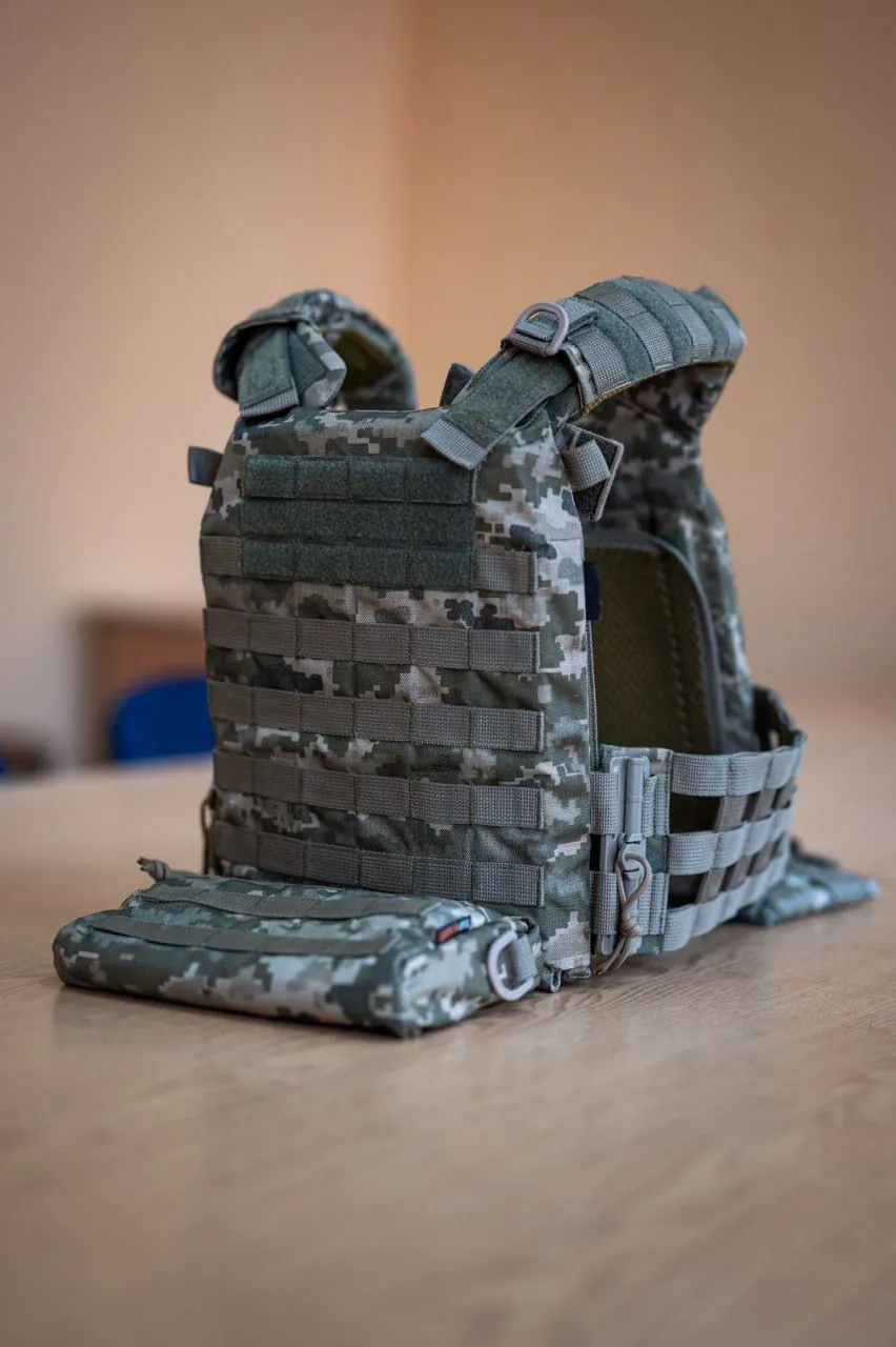 The Ministry of Defense is testing a new lightweight model of body ...
