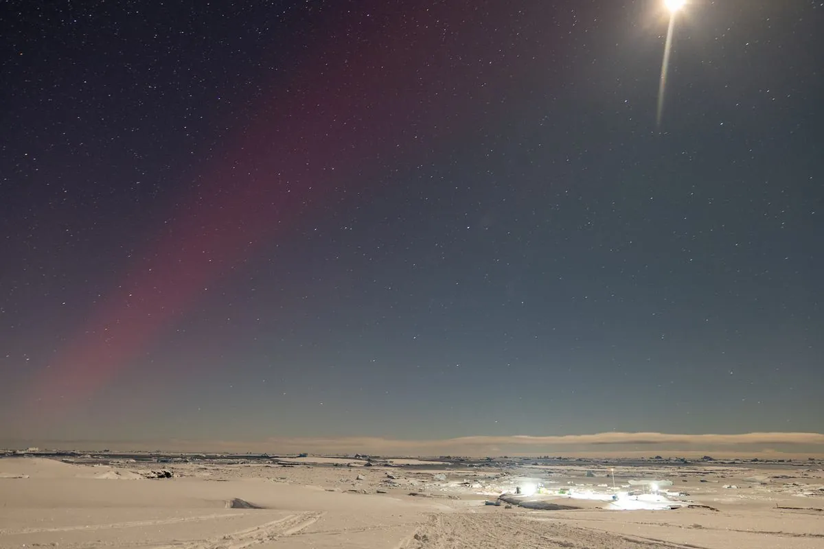 Extremely rare phenomenon: Ukrainian polar explorers record the aurora ...