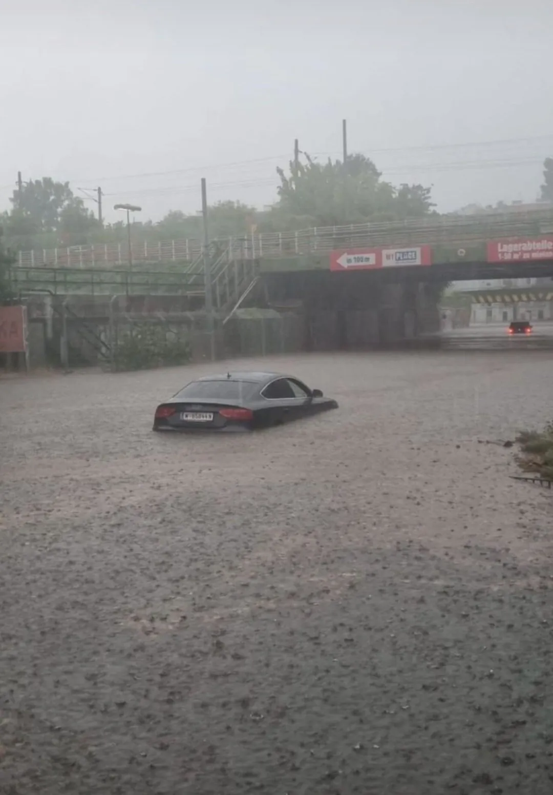 Part of Vienna flooded after record rainfall in 150 years | УНН