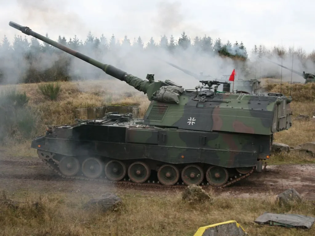 Germany to hand over 12 modern self-propelled howitzers to Ukraine ...