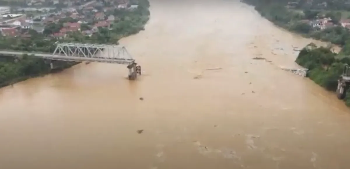 Typhoon Yagi leaves more than 60 dead and a bridge collapsed in Vietnam ...