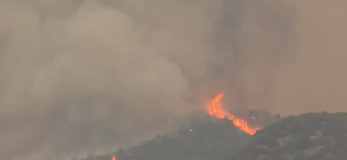 Thousands of people evacuated due to large-scale wildfires near Los ...