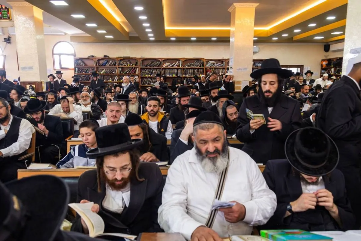More than 30 thousand Hasidim arrive in Uman to celebrate Rosh Hashanah ...