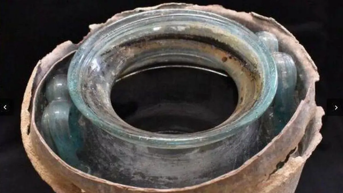 Archaeologists find the oldest bottle of wine in the world: the ...