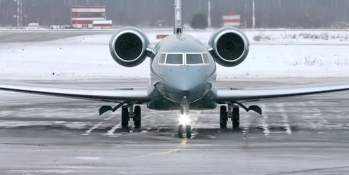 Private jet from Washington lands in Moscow: Kremlin rejects version of ...