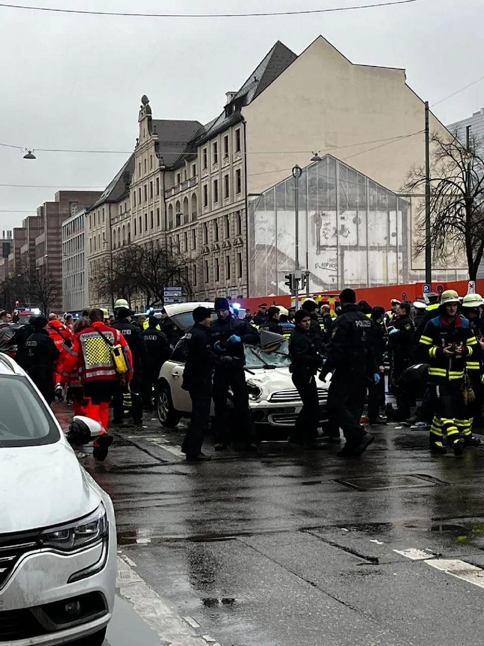 In Munich a car rammed into a crowd of people: what is known about the ...