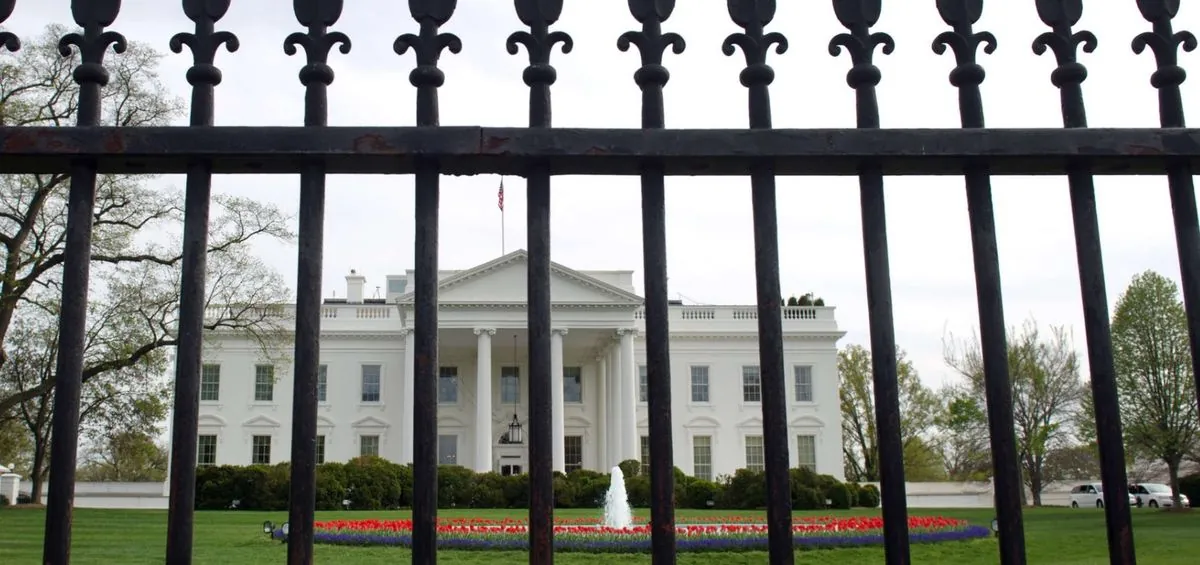 Man drove car into White House gate in Washington: Secret Service ...