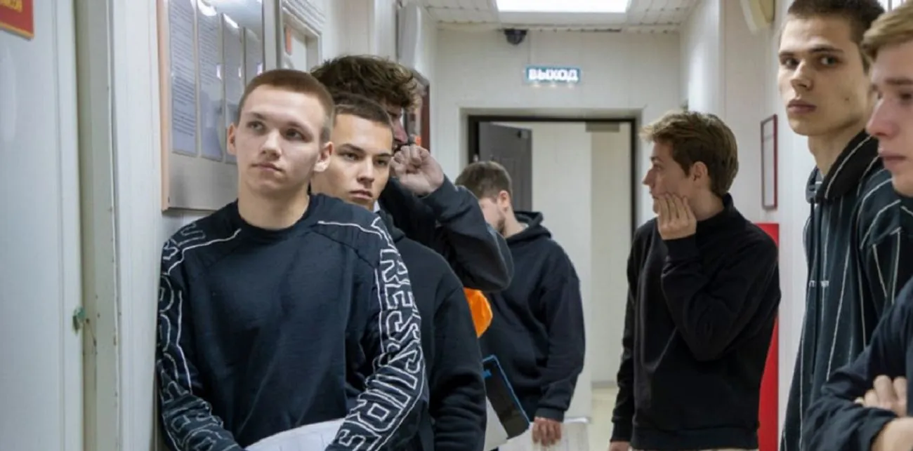 Russia plans to conscript 2,500 Crimeans into its army in the spring ...