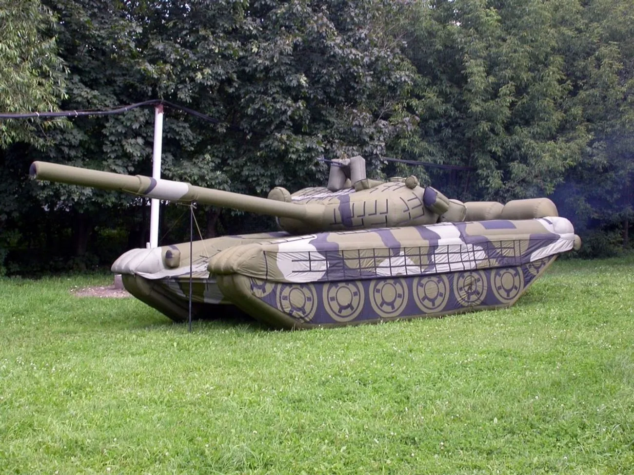 Britain sends decoys of air defense systems and tanks to Ukraine to ...
