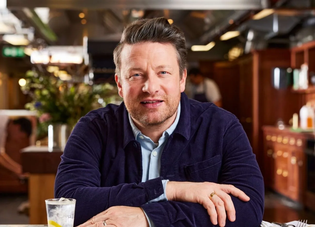 Jamie Oliver admitted that he felt worthless as a child because of dyslexia | УНН