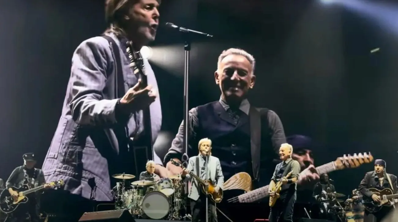 Reunion that music fans dream of: Bruce Springsteen and Paul McCartney ...