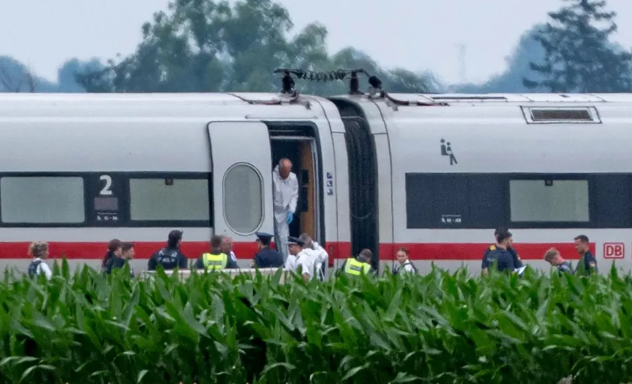 Syrian attacked passengers with a hammer on a train in southern Germany ...