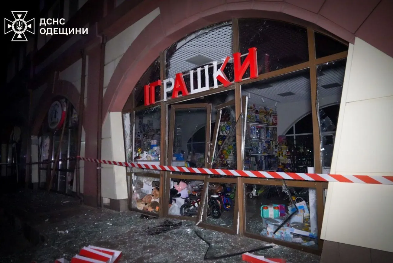 Fire at Odesa's "Pryvoz" after Russia's night attack has been ...