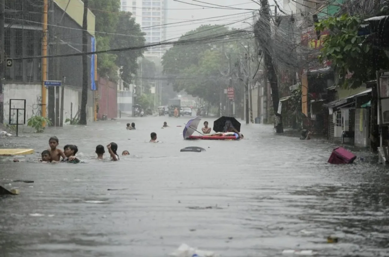 Tropical storm causes deadly floods in Vietnam, over 3700 homes ...