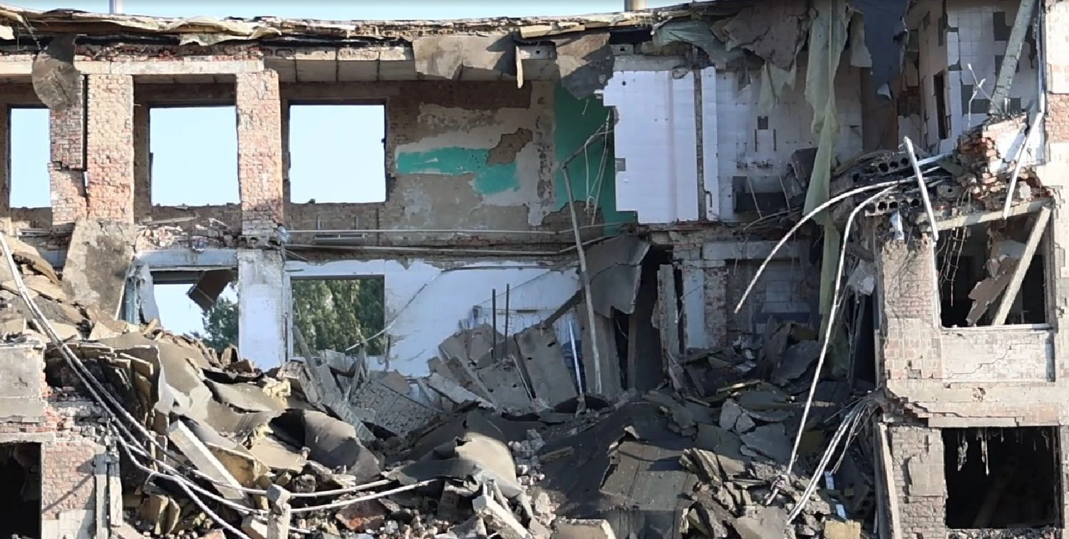 One of the three victims of Russia's night attack on Khmelnytskyi region is in intensive care ...