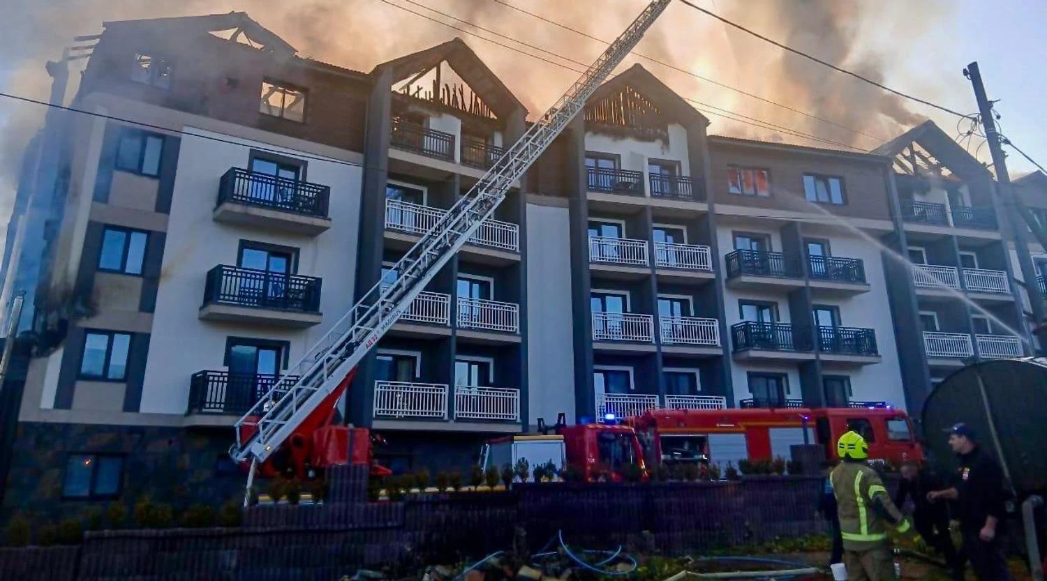 Large-scale fire in Ivano-Frankivsk region near Bukovel: 70 people ...