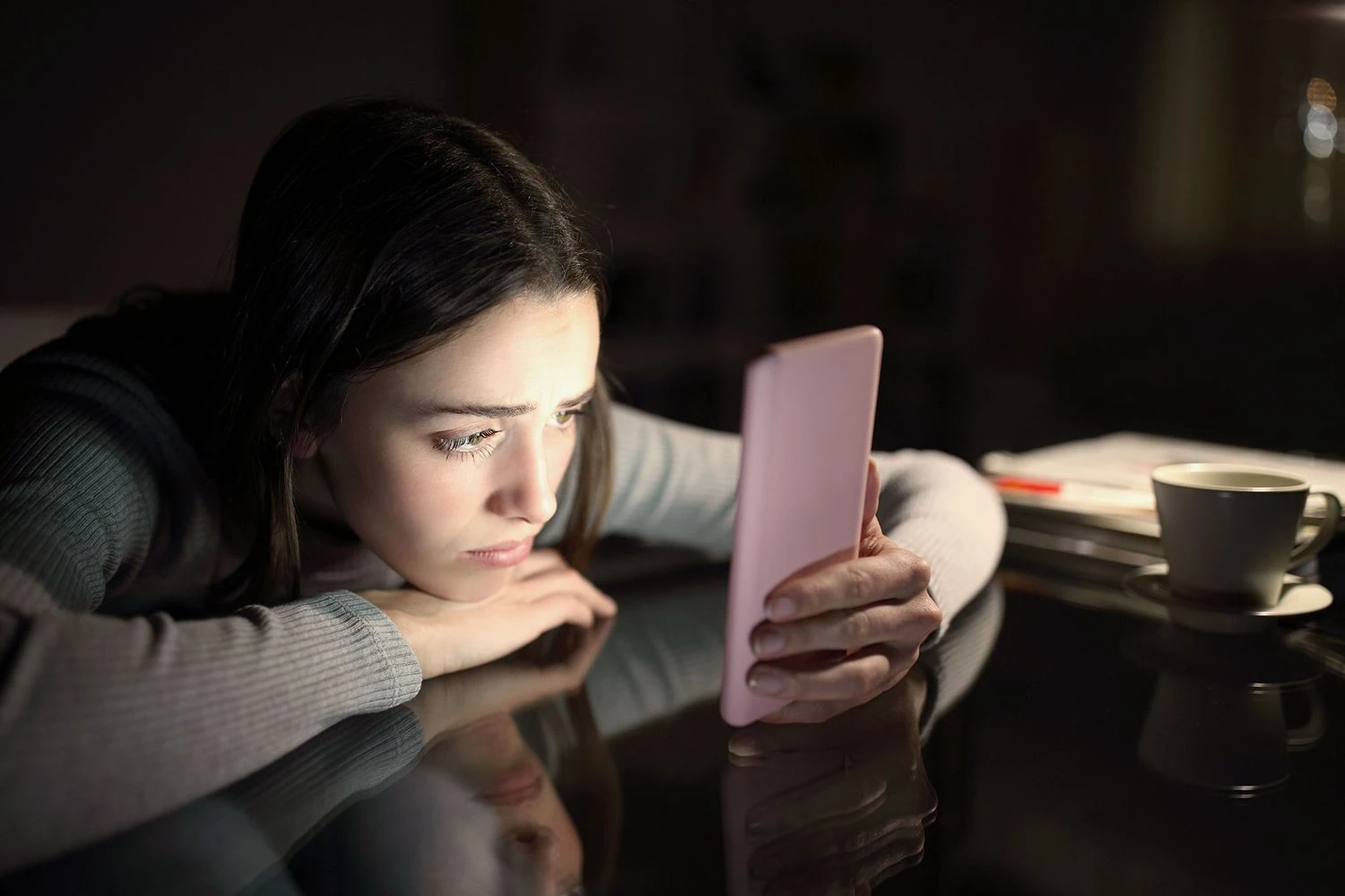 Meta приховала власне дослідження про негативний вплив Facebook на психіку. Читайте на UKR.NET