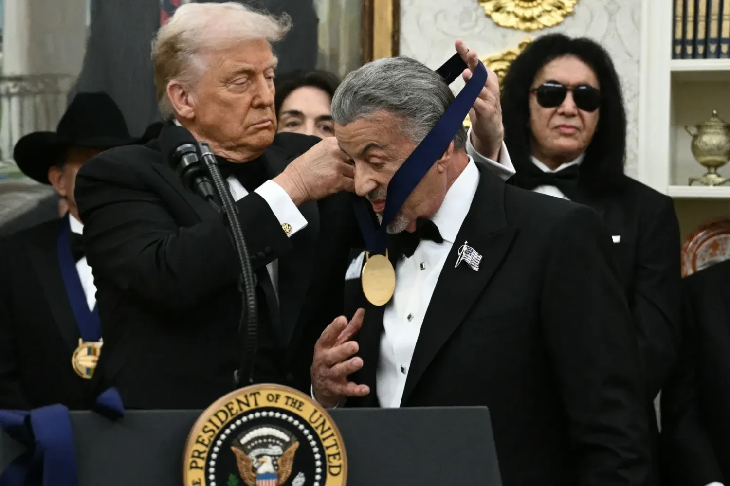Trump presented Kennedy Center medals to artists: Kiss and Stallone among those honored | УНН