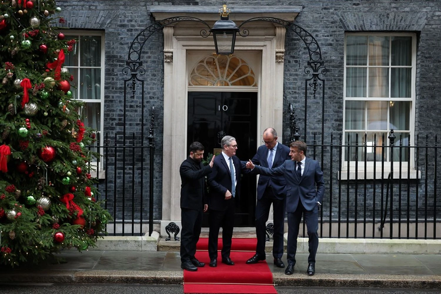 EU leaders concluded talks at Downing Street: Macron and Merz left ...