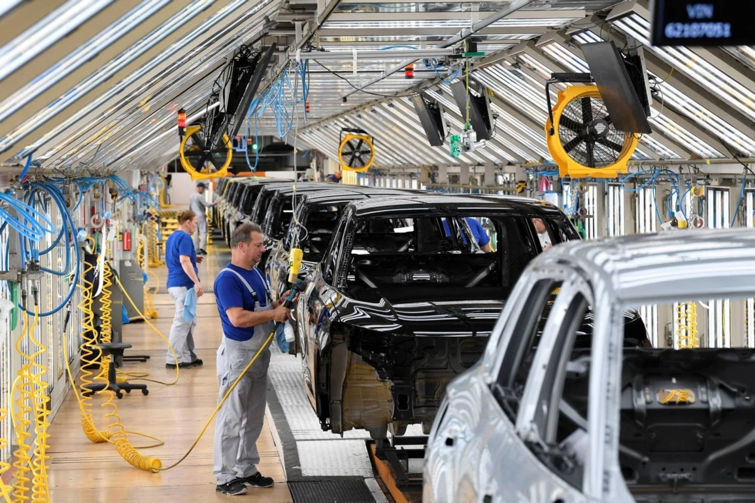 Volkswagen closes Dresden plant: historic decision after 88 years of ...