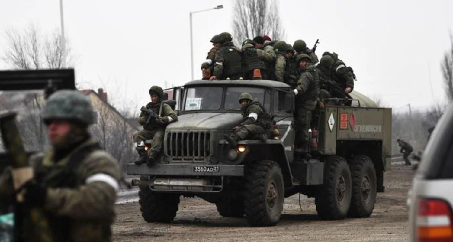 Russian command sends soldiers to dig trenches near Bakhmut instead of ...