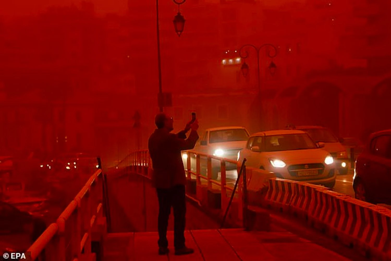 The sky turned red - Crete was covered by a dust cloud from the Sahara ...