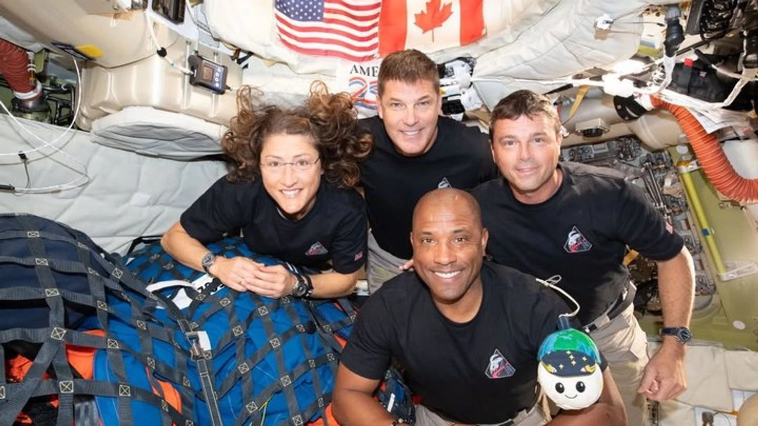 Orion capsule made a perfect splashdown, crew in excellent condition ...