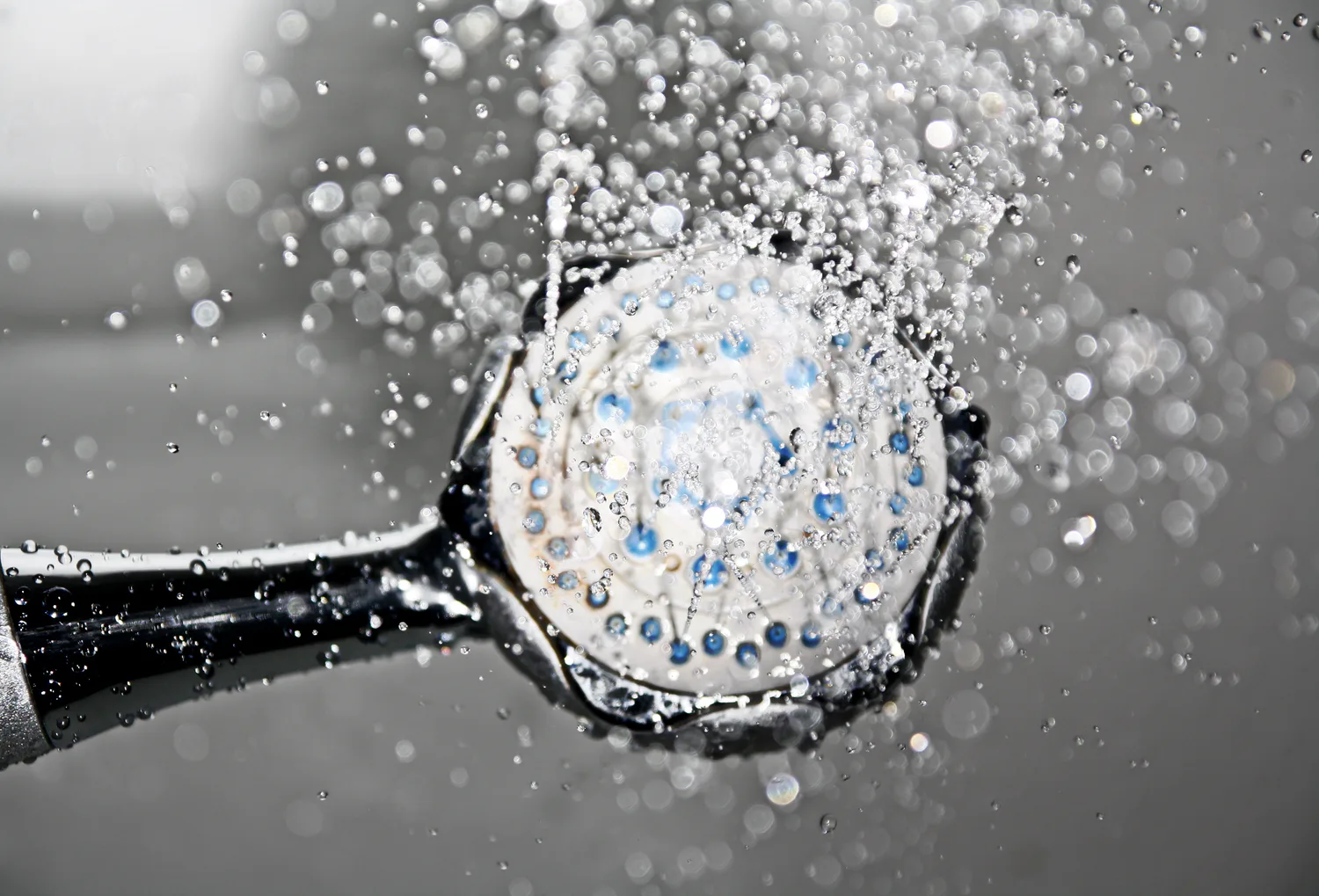Does a contrast shower really improve health and who should be cautious ...