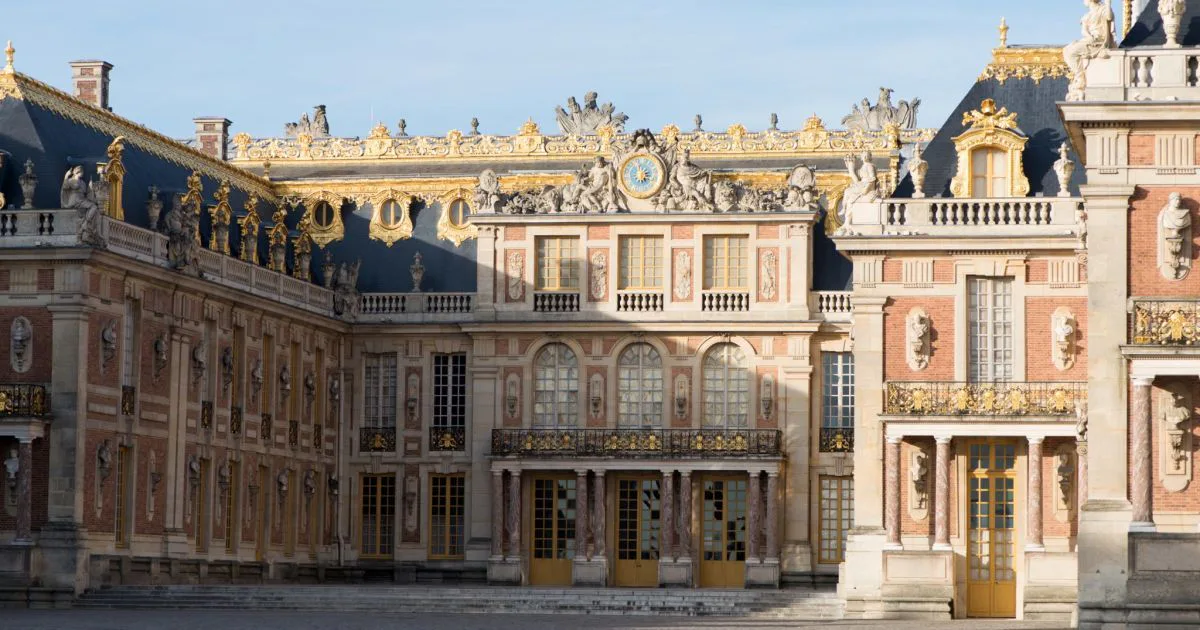 Trump expects a "very special" dinner at Versailles because there is "a ...